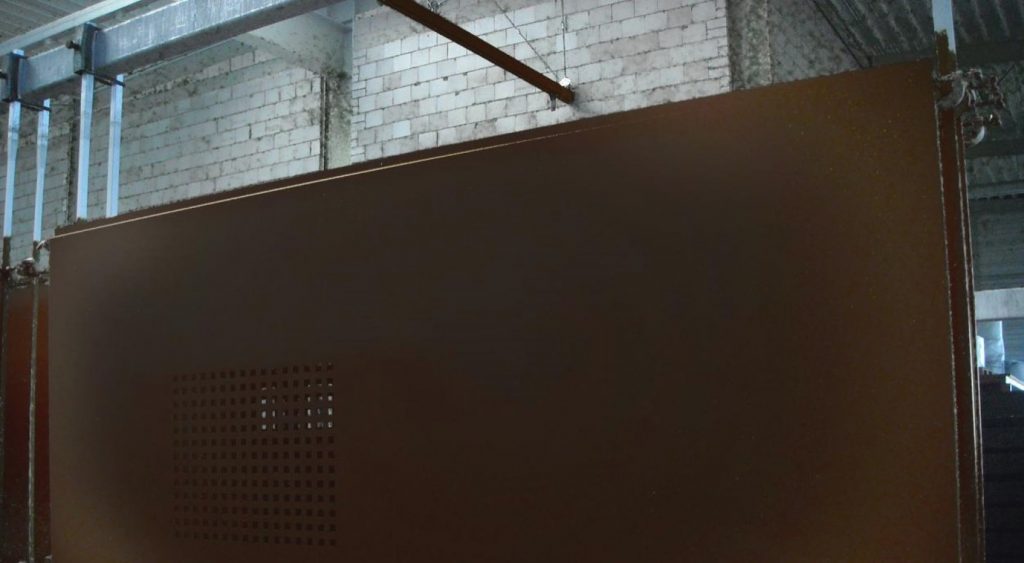 Screen- and fried egg effect on electrolytically coloured aluminium ...