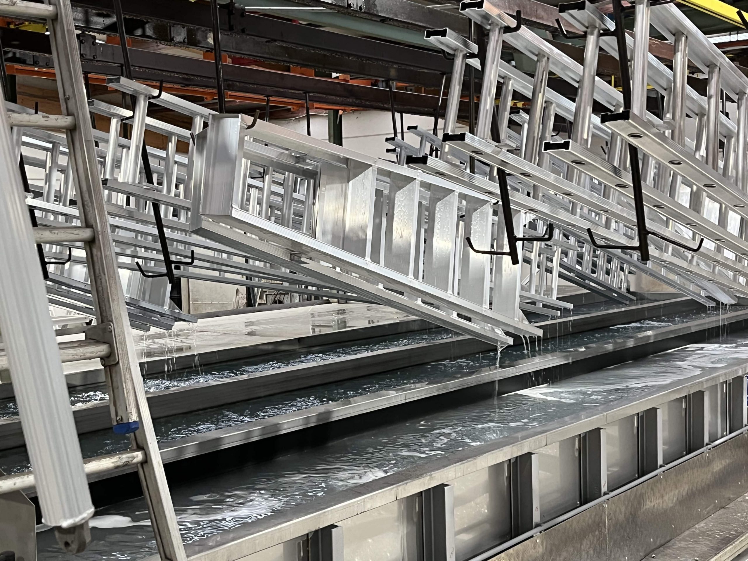 Aluminium ladders with Alufinish pre-treatment - Alufinish